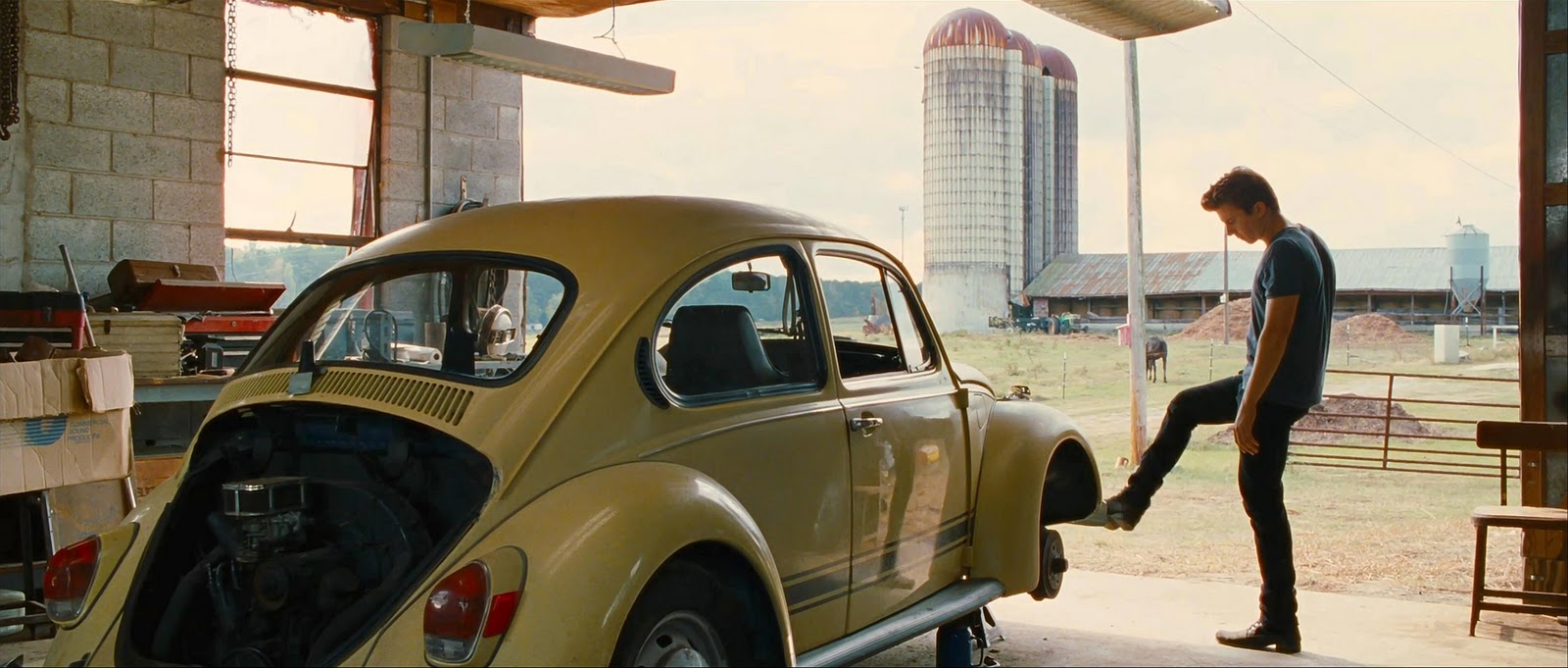 The random world of everbluec: Movie Review: Footloose 2011