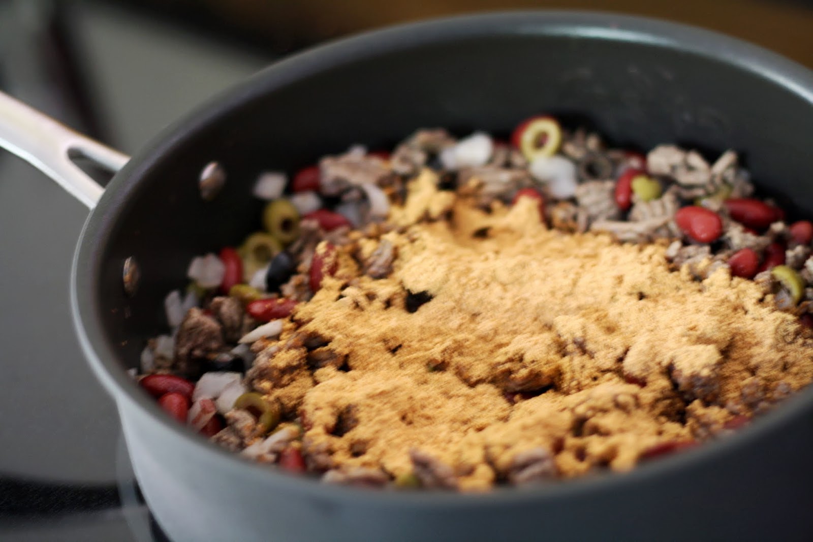 Making Mama's Kitchen: Family Friendly Cooking: Tamale Muffins