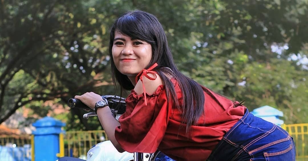 Cewek Tatoan Jadi Model Foto Motor Modifikasi | DhedMOTOR