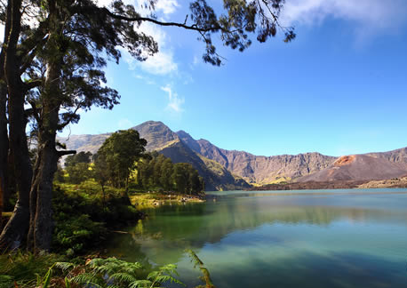Gunung Rinjani: Menikmati Kemegahan "Istana" Dewi Anjani | Basecamp ...