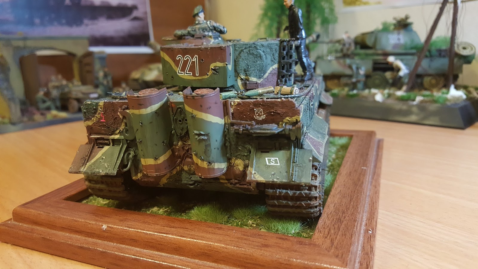 Panzermaquettes: Tiger I Schwere SS Panzer Abteilung 102 №-223 ...