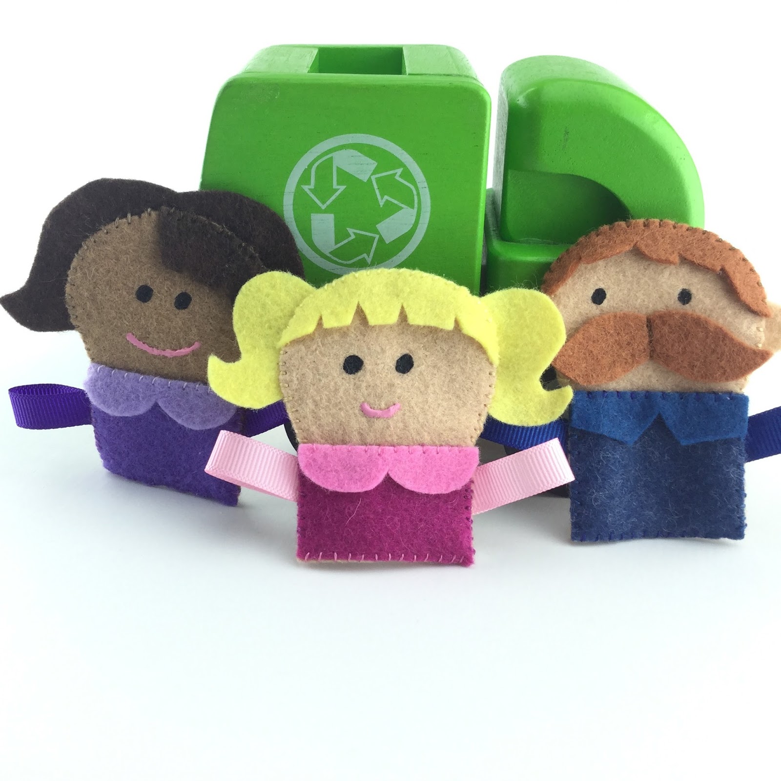 Flannel Board Fun: Family Finger Puppets