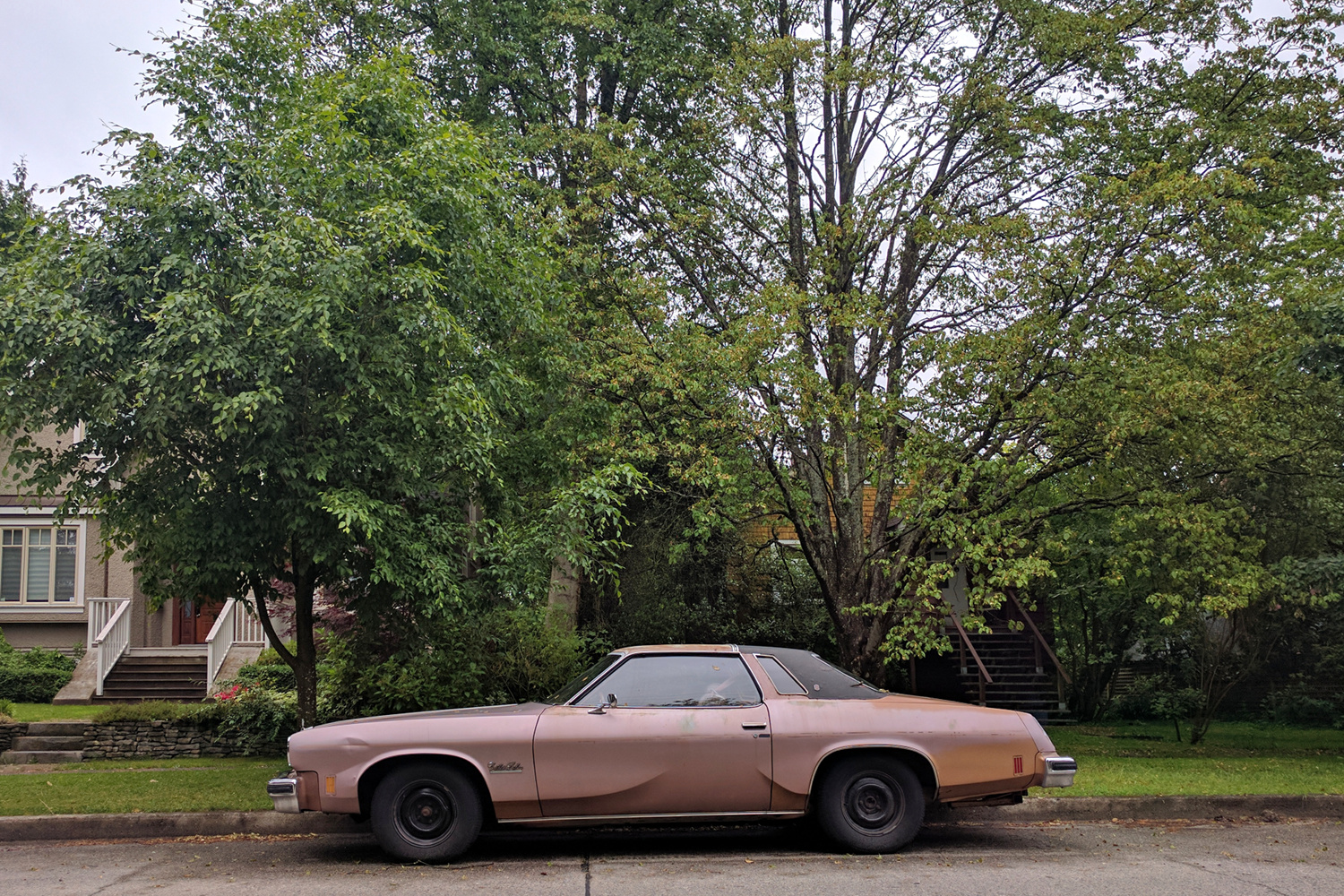 Old Parked Cars Vancouver: opera windows