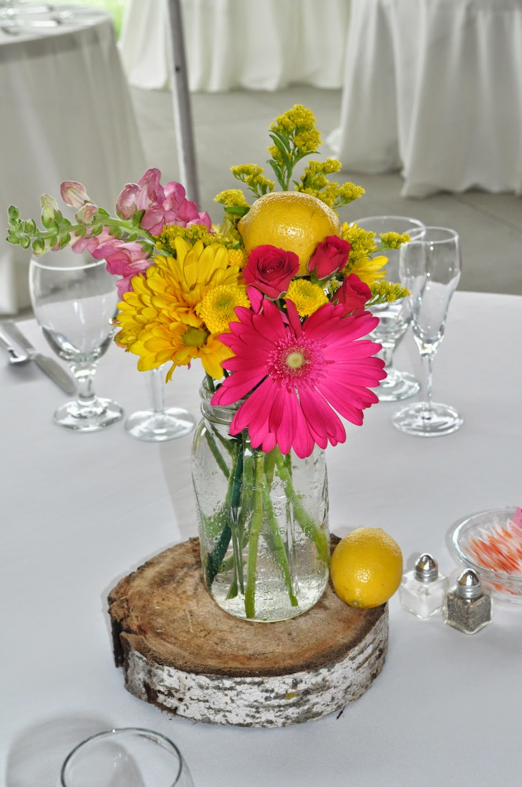 a fresh flower: Rustic Barn Centerpieces