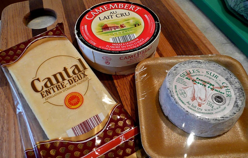 Living the life in Saint-Aignan: Trois fromages typiquement français