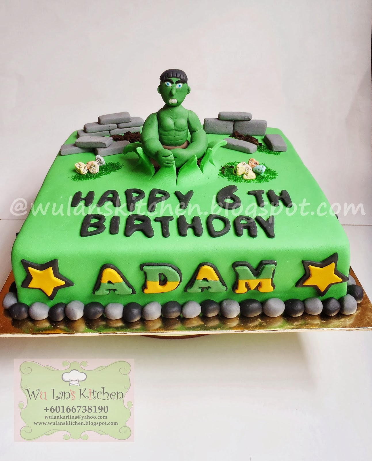 Wu Lan's Kitchen: CHOCOLATE CAKE WITH HULK THEME