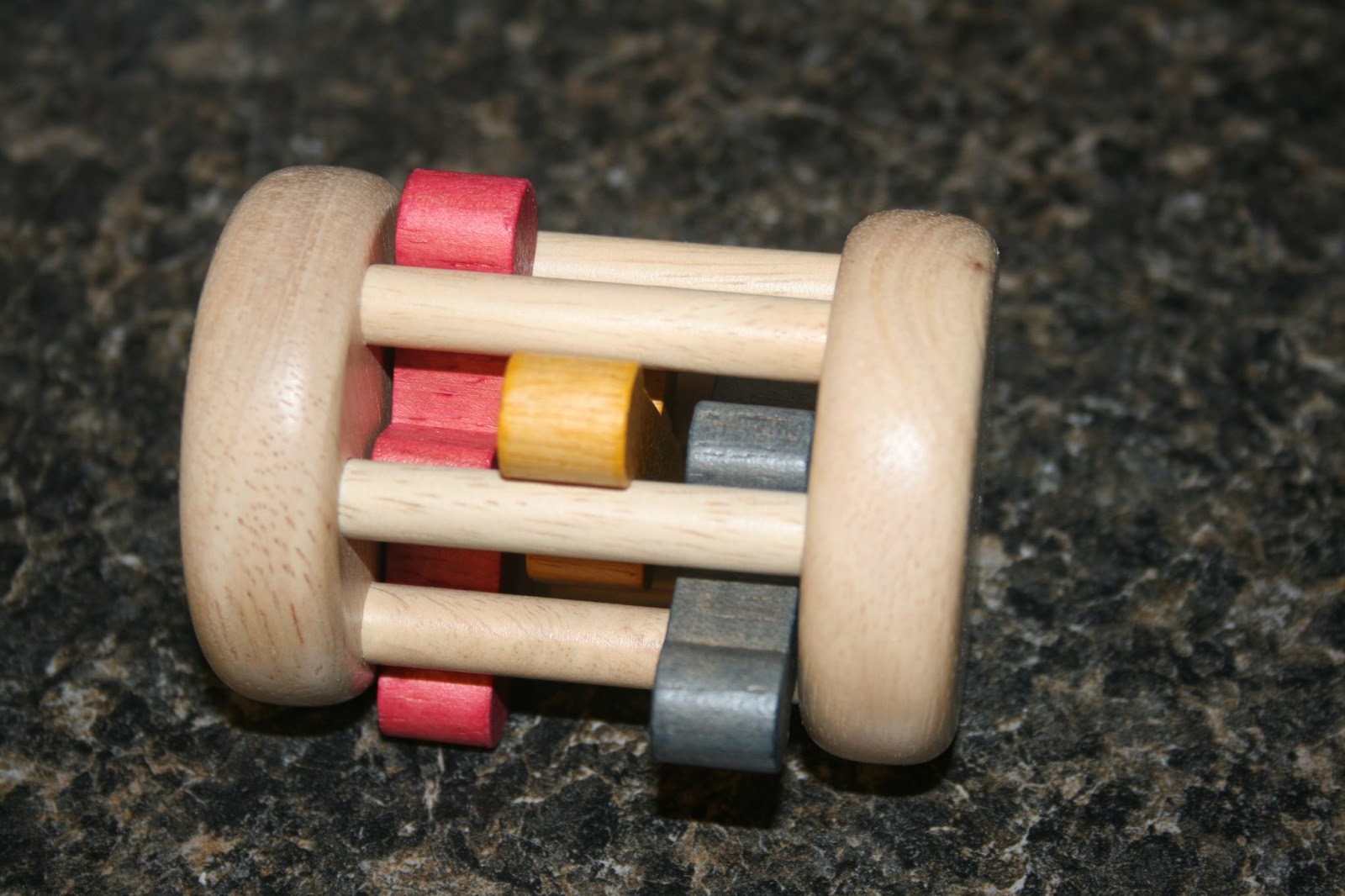 Trying To Go Green: Oompa Toys Wooden Oval Roller & Pop Up Roller