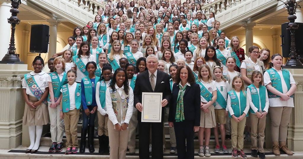 Girl Scouts Visit the Georgia State Capitol - Lime Green Giraffe