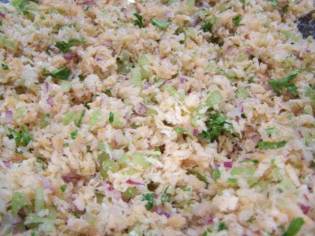 Go Ahead... Take A Bite!: Shrimpy Noodle Ring Salad