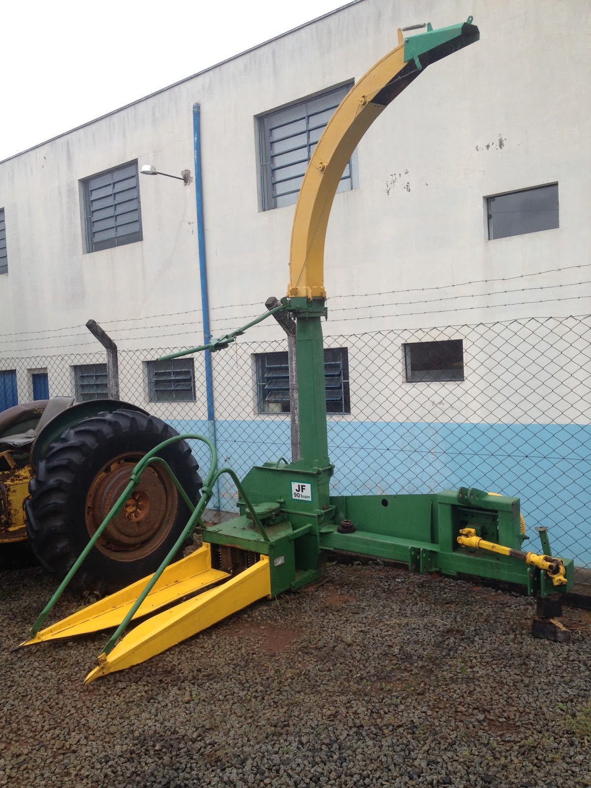 Limeira Tratores: ENSILADEIRA FORRAGEIRA JF 90 SUPER