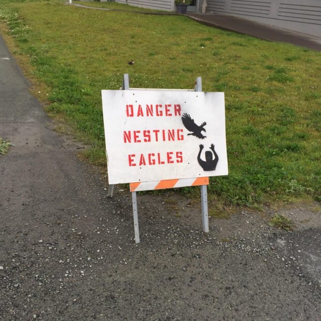 Warning Signs That Are Really Scary (28 Pics)