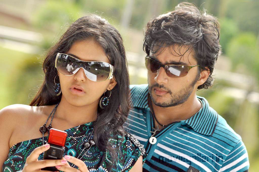 tamil cinema foto: Maharaja Movie Stills /Actor Sathya and Actress ...