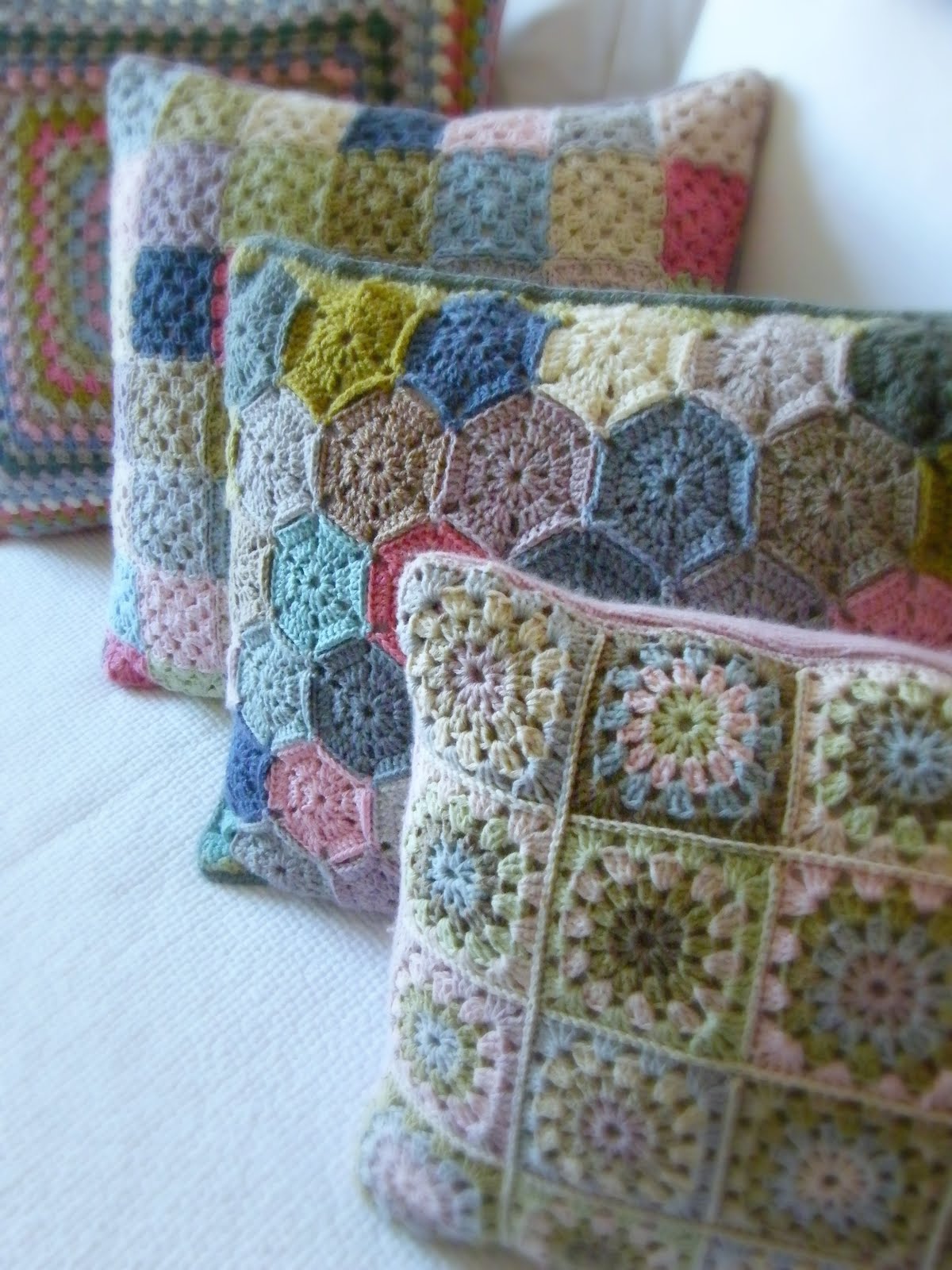 Annie's Place: Happy Flower Block Tutorial