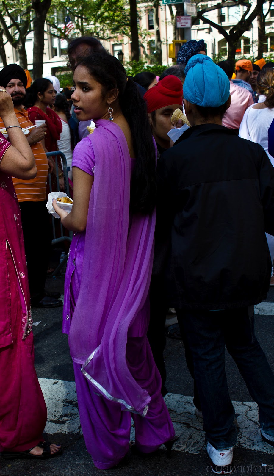 ~Olya's Urban Journal~: Day 357 ~ Beautiful Sikh Women