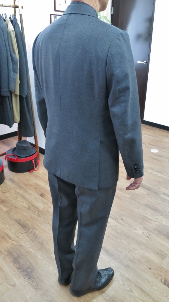 サルトリア・イプシロン ブログ: HOLLAND&SHERRY ホーランドシェリー "COOL BREEZE" Suit