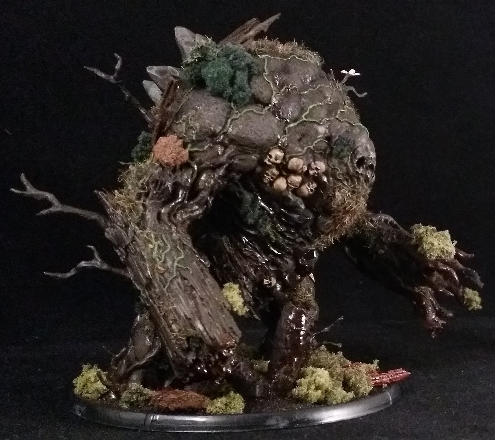 What's On Your Table: Awakened Tree bodyguard - Faeit 212