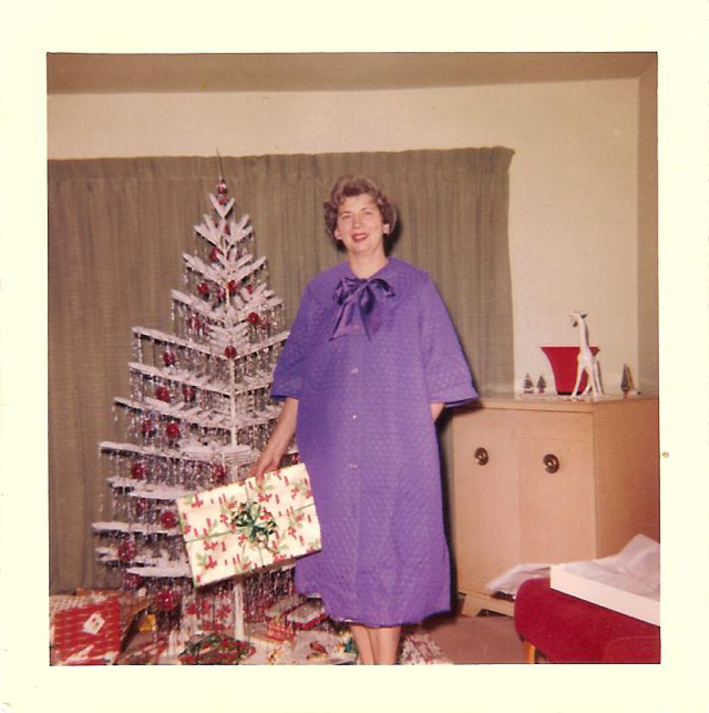 37 Vintage Portrait Photos of '50s Middle-Aged Ladies in Dresses ...