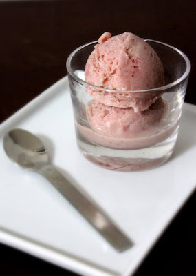 HACHI PATISSERIE: Strawberry Balsamic Ice-Cream
