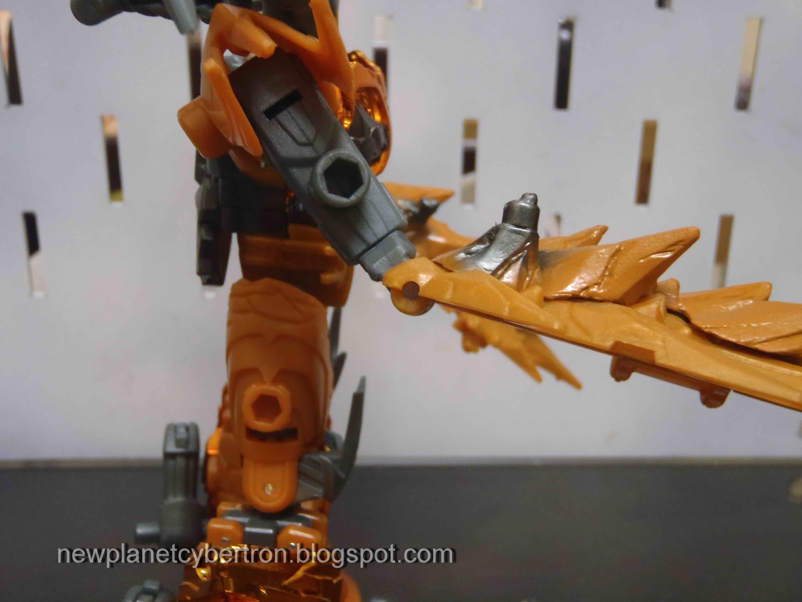 New Planet Cybertron: Transformers Review: Gaia Unicron (Voyager Arms ...