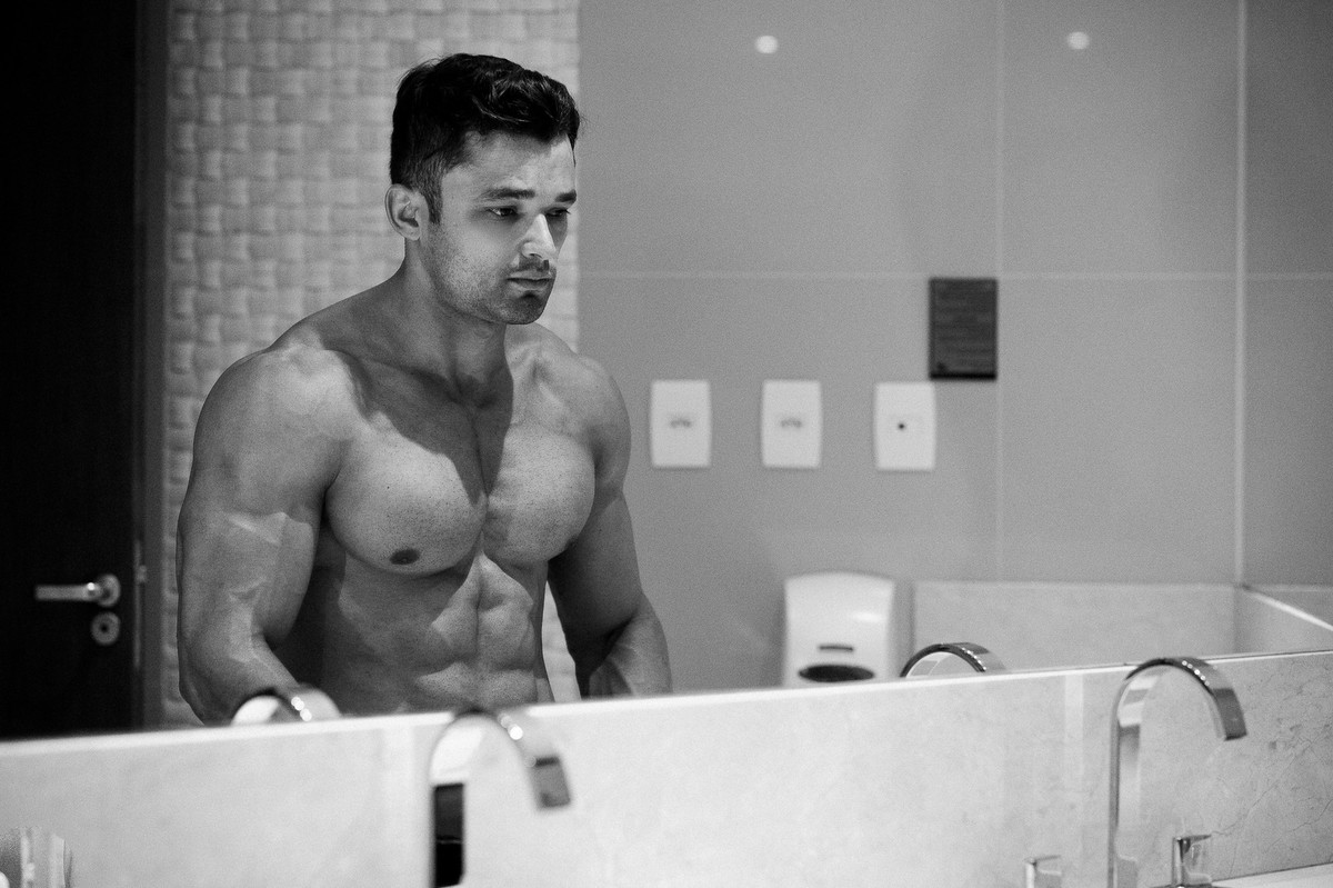 Exclusive: Arnaldo Junior by Guilherme Borges | HLP @homensdelinguaportuguesa