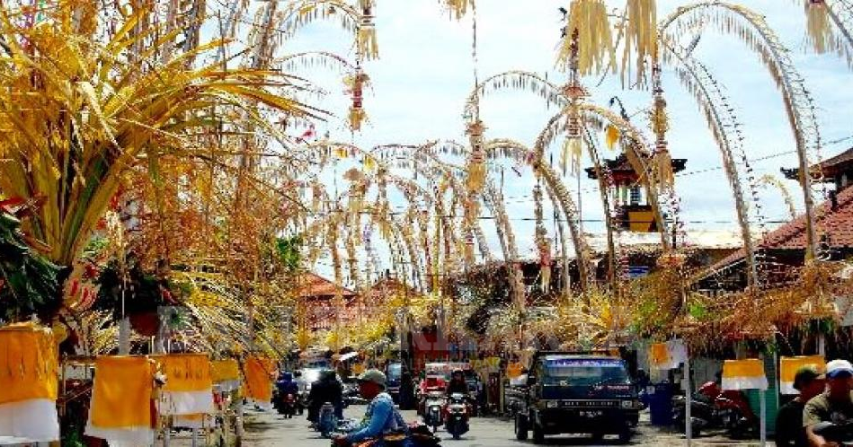 HARI RAYA HINDU DI INDIA DAN DI INDONESIA