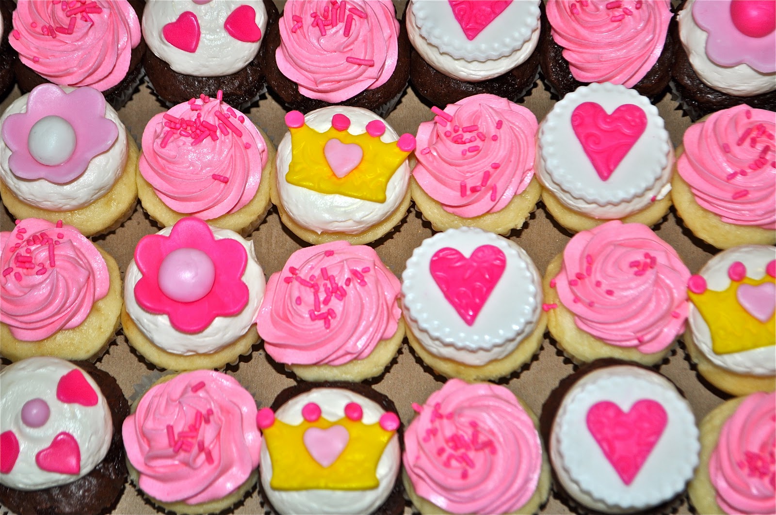 Leah's Sweet Treats: Princess Cupcakes