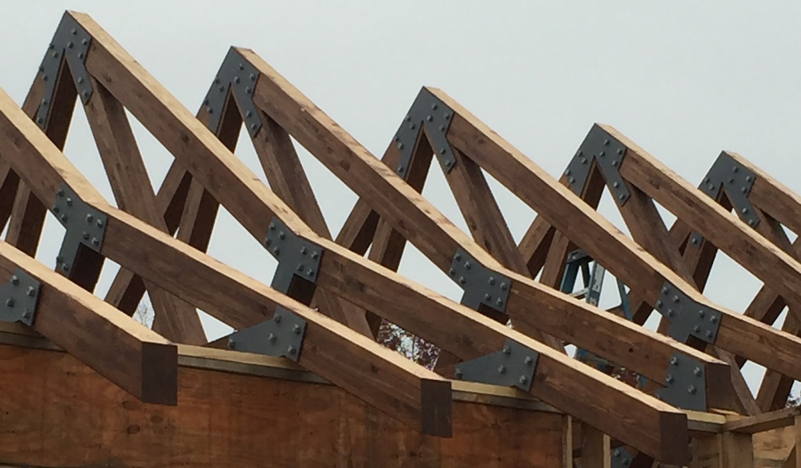 Learn more about glulam hardware and outdoor art: Unalam's March 2016 news