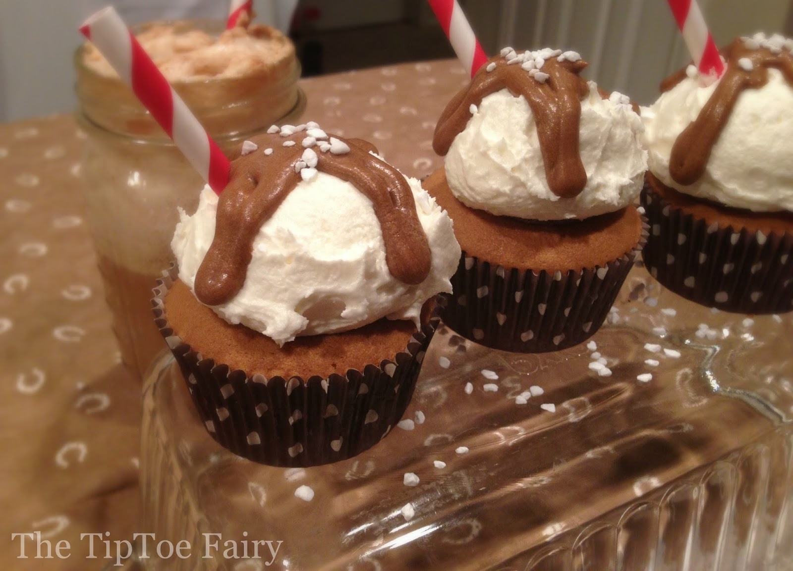 Root Beer Float Cupcakes | The TipToe Fairy