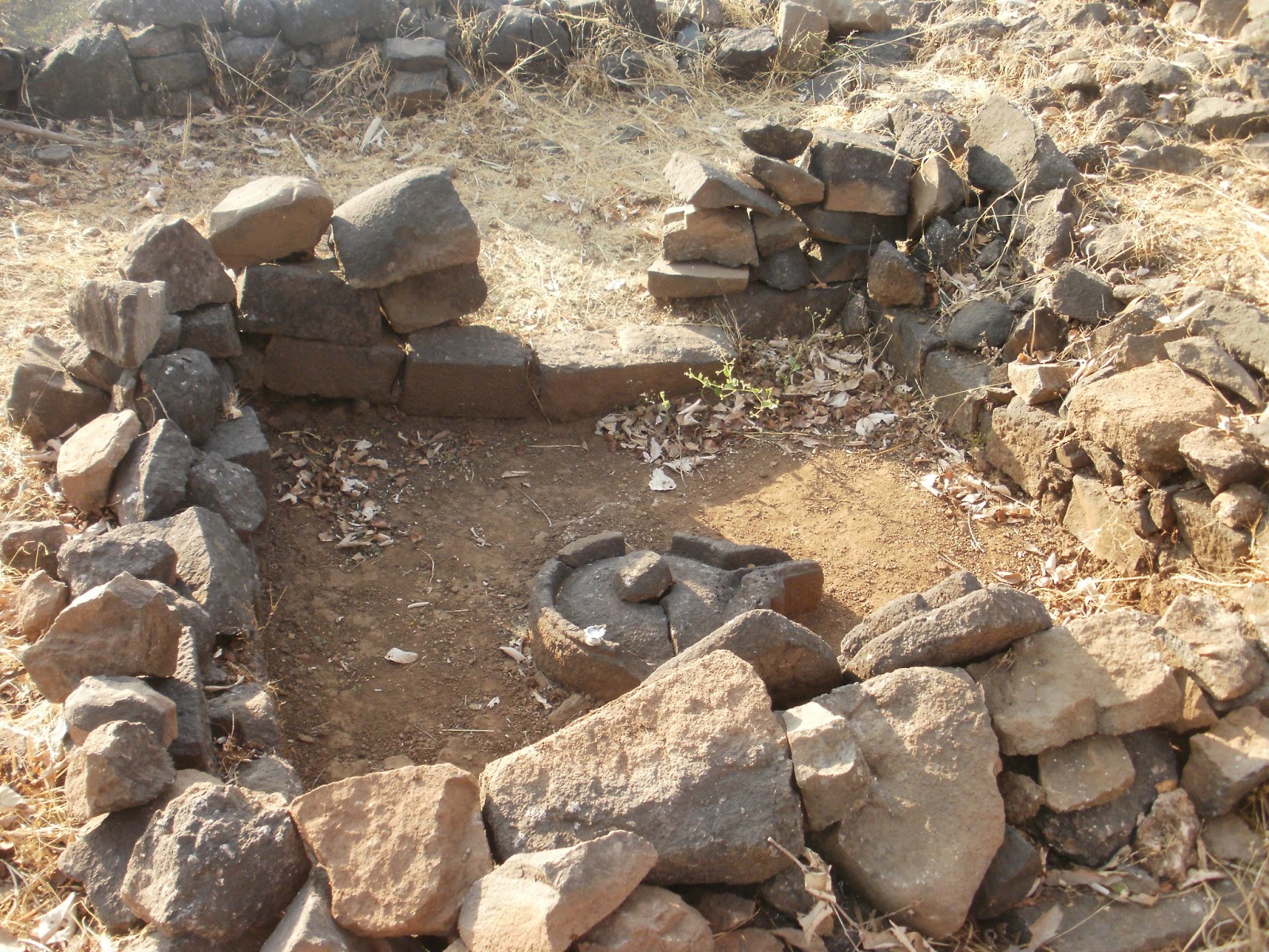 Anurag's Corner: AvchitGad-Birwadi Fort-GhosalGad-TalaGad-Kuda Caves ...