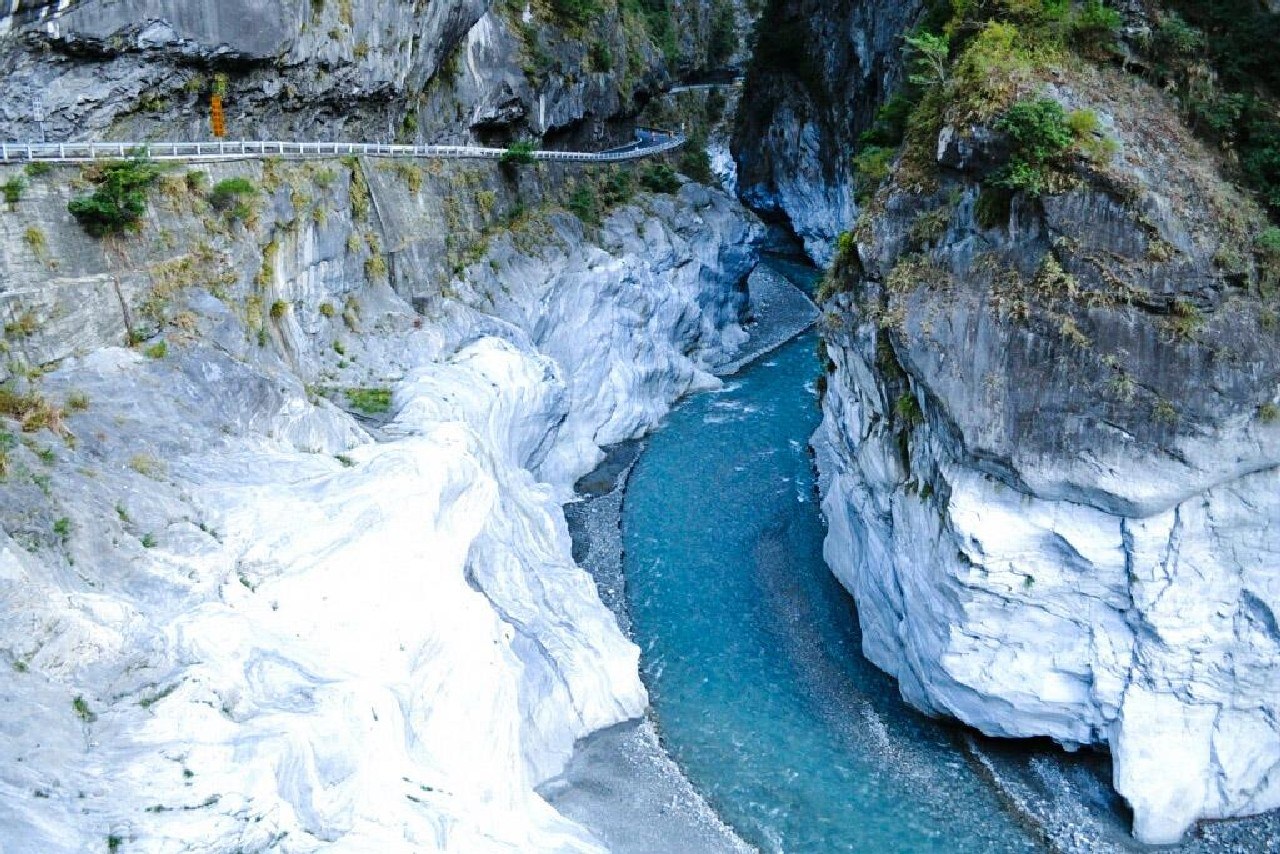 Το Εθνικό Πάρκο Taroko Gorge και το μαρμάρινο φαράγγι του - Ελληνικός ...
