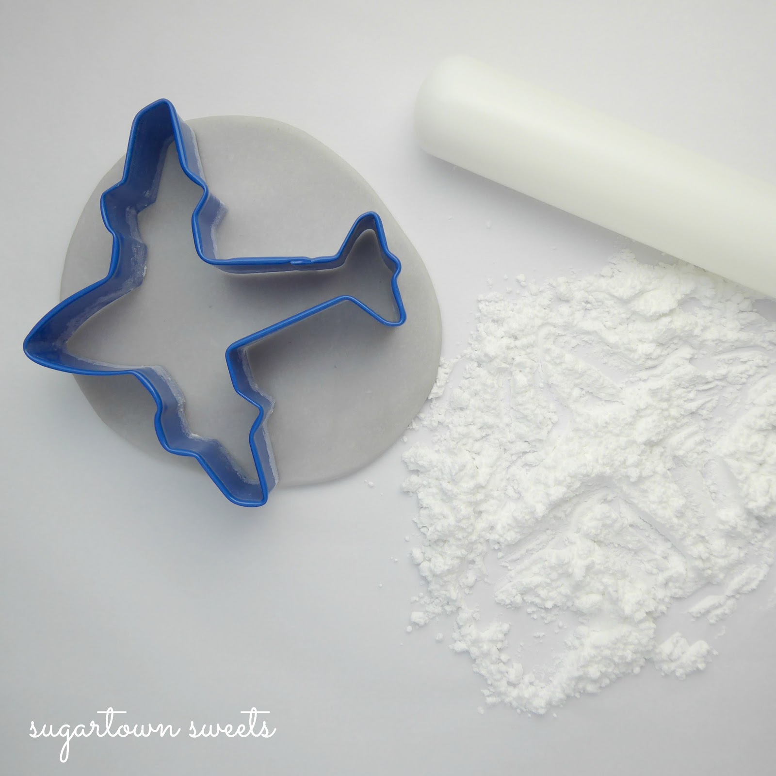 Sugartown Sweets: Airplane Marshmallow Pops