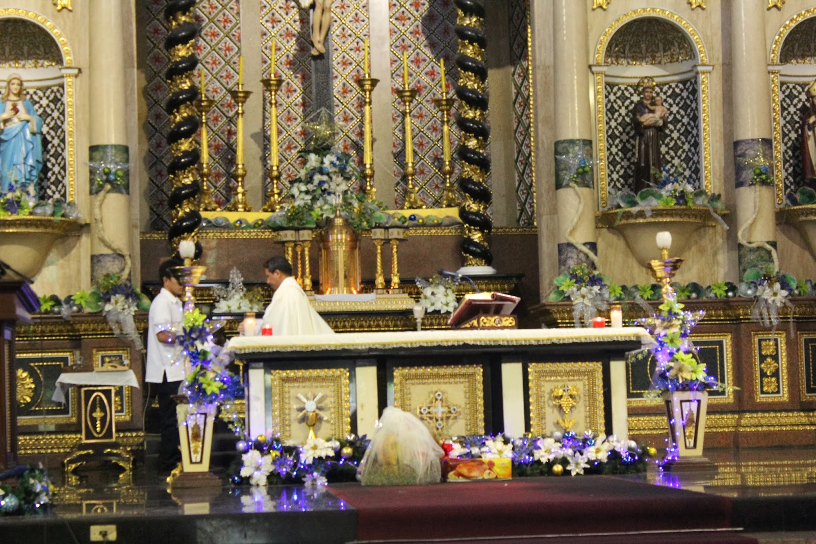 Stay, Stray, Play and Feast: St. Anthony de Padua Church: Iriga City ...