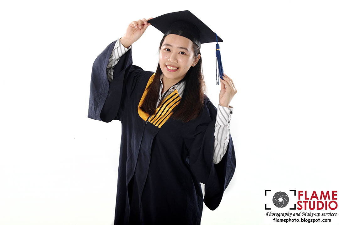 Flame Graduation Photography Studio: Graduation Convocation Family ...