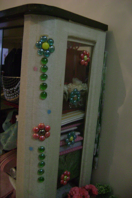 CİHAN'IN BAHÇESİ: cokkkk eski bir vitrin.....