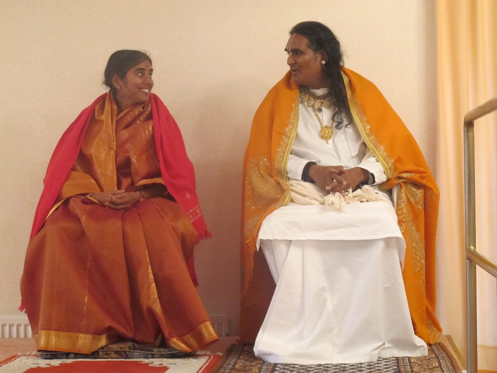 Paramahamsa Sri Swami Vishwananda / Bhakti Marga: Bhajan Chanting at ...
