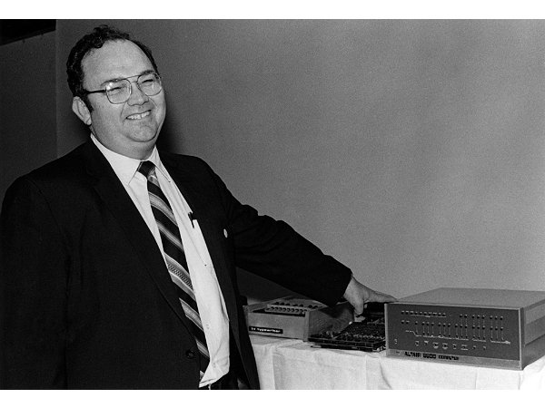 PIECES OF OUR PAST - DR.EDWARD ROBERTS