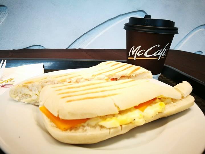 Lemon GreenTea: Perfect food pairings at The new McCafe BGC Arts Center