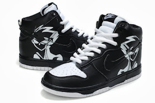 Nike SB Dunk Cartoon Shoes : Nike SB Dunk Naruto Kakashi Dunks Custom ...