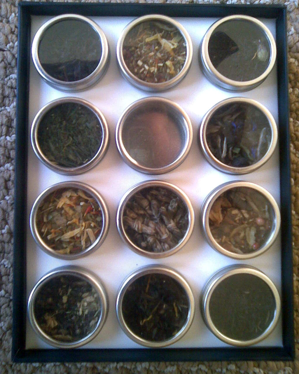 Doll's Musings: Snowdrops, Jasmine Tea, Radiohead