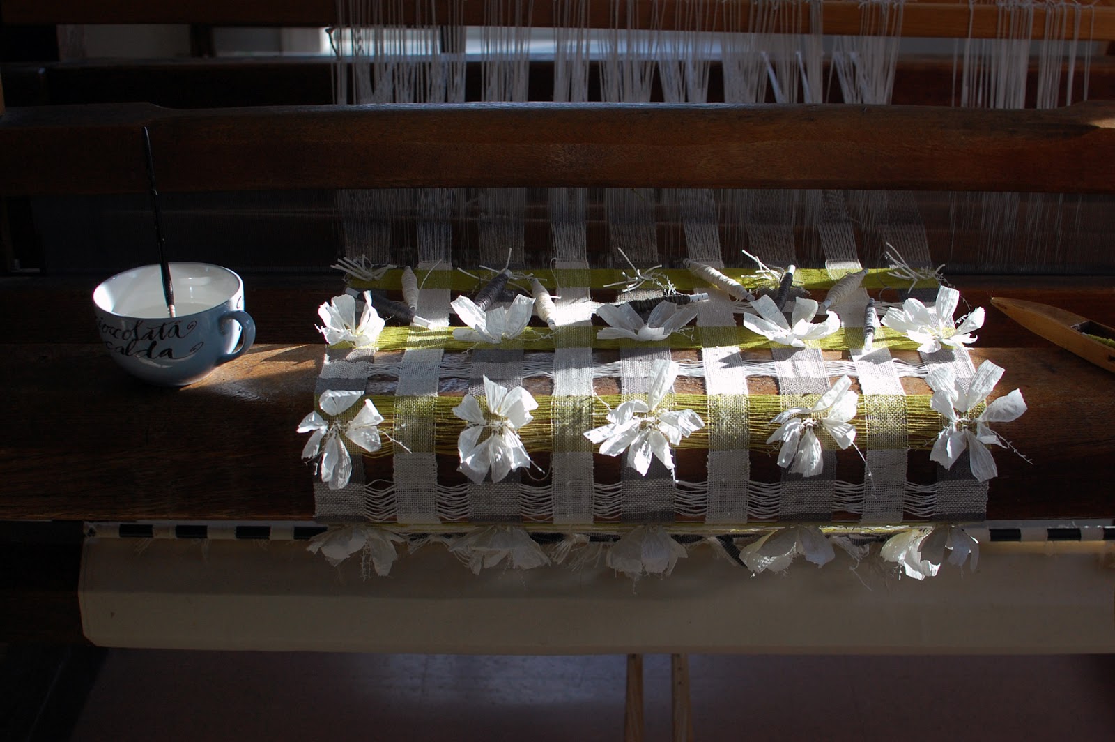 Avalanche Looms: weaving white