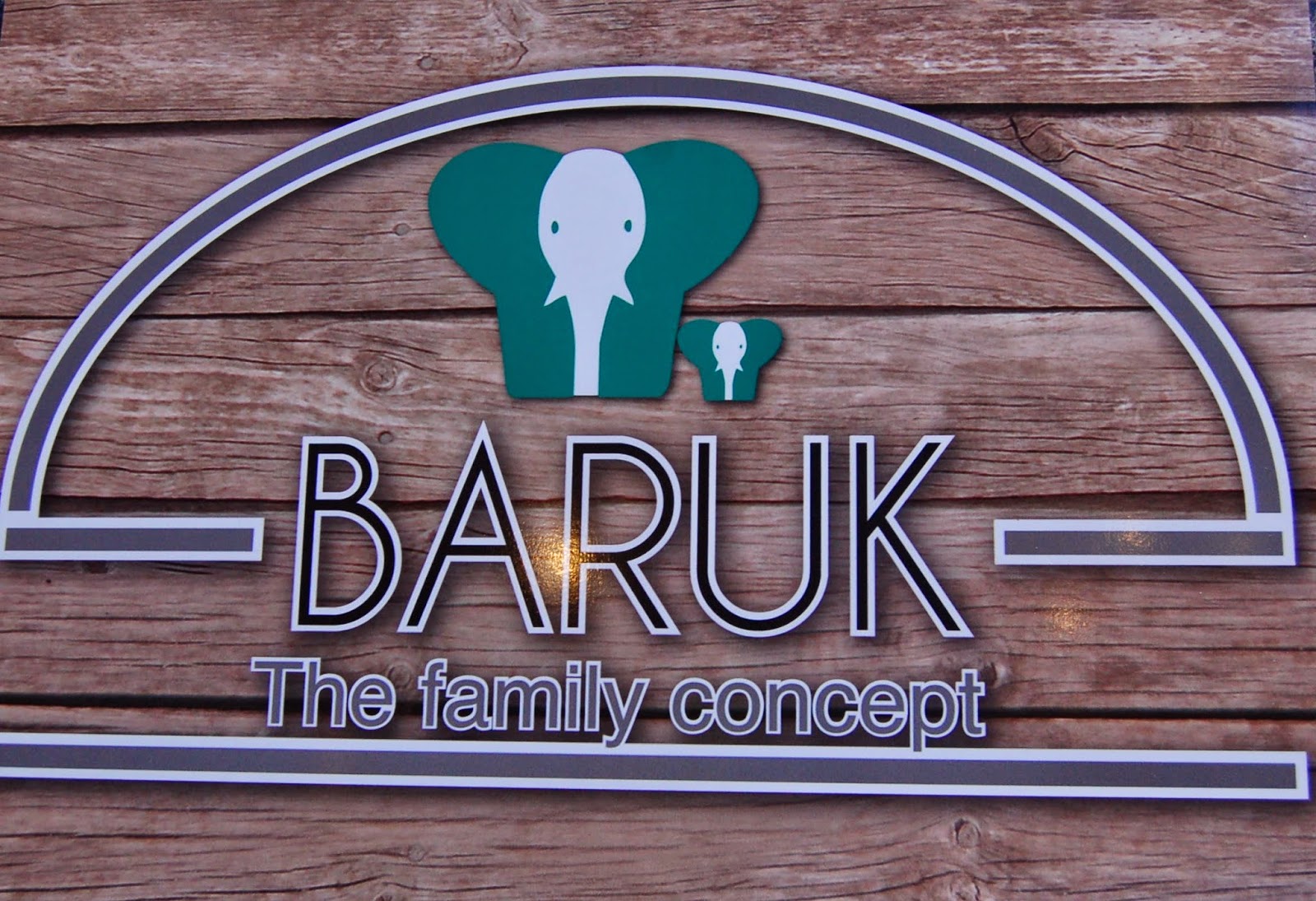 La Vie Est Belle: BARUK: The family concept