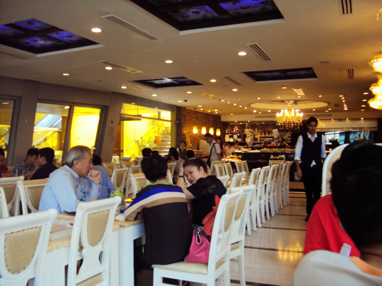 Vienna International Seafood And Teppanyki Buffet Restaurant Singapore ...