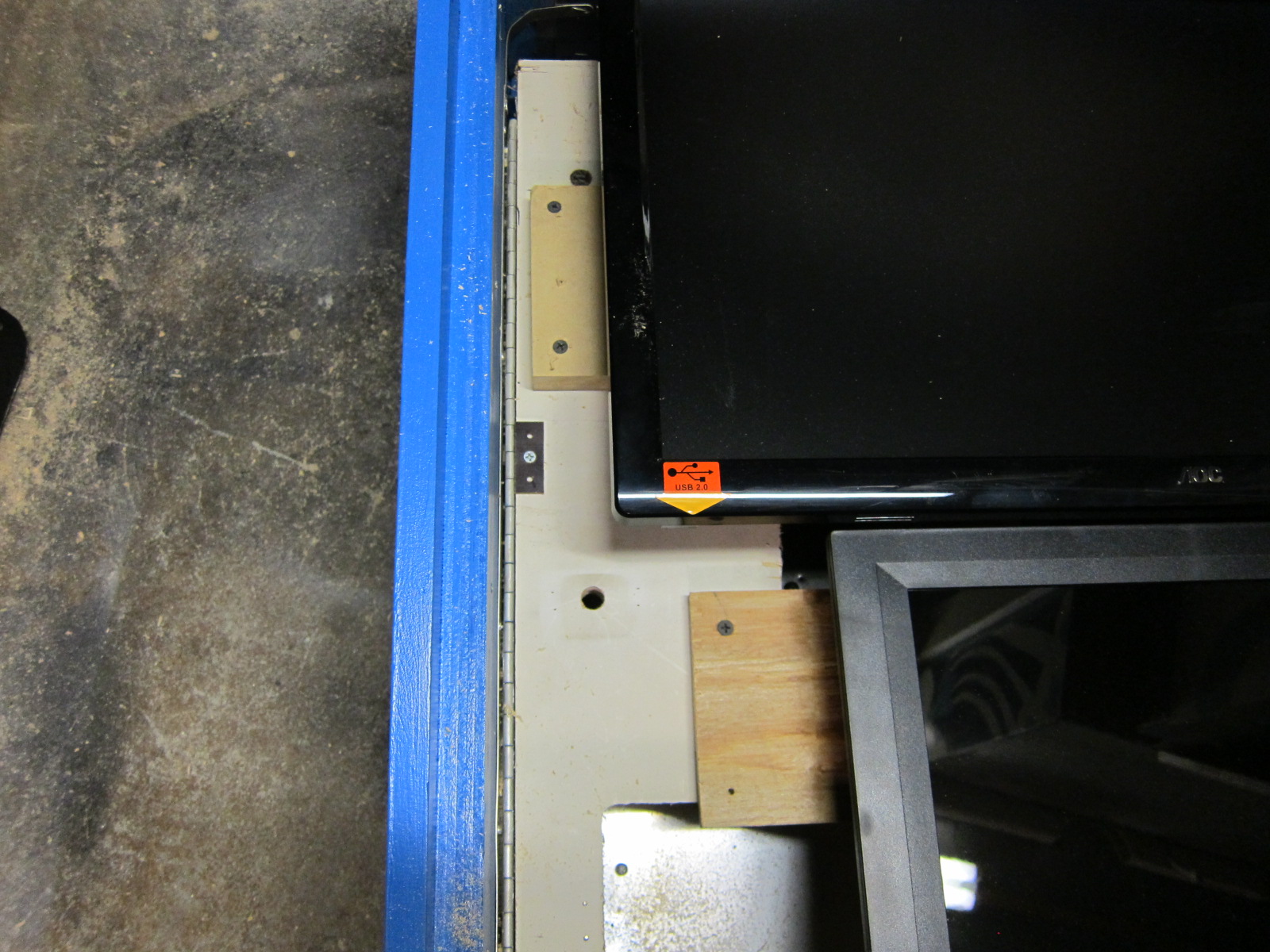 ArturosArcadeLab: Virtual Pinball Backbox Display Mounting Made Easy