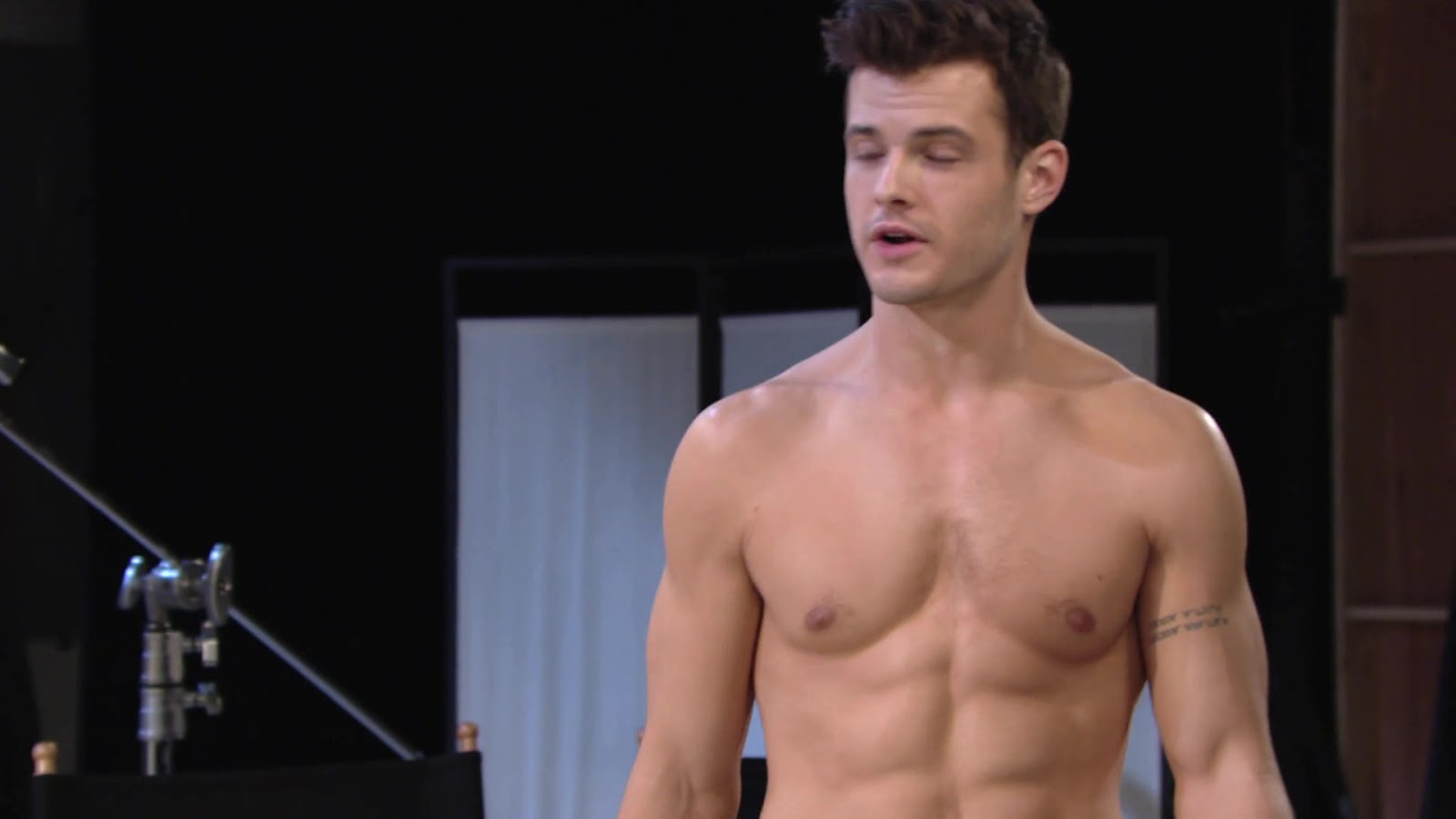 ausCAPS: Zach Tinker and Michael Mealor shirtless in The Young And The ...