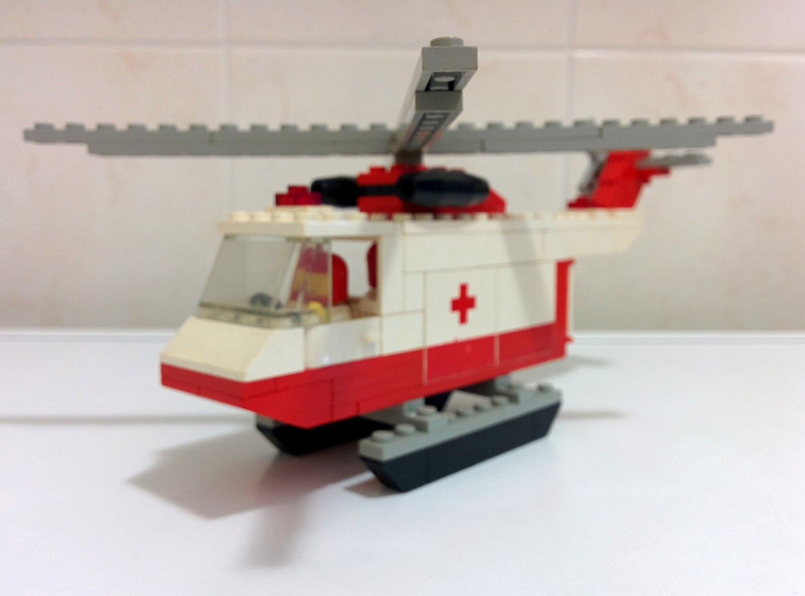 lowcuras: LEGO set 6691 elicottero Croce Rossa - Red Cross helicopter