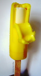 Grocery Gems: Nestlé Pirulo Jungly - Peelable Banana Ice Lollies!