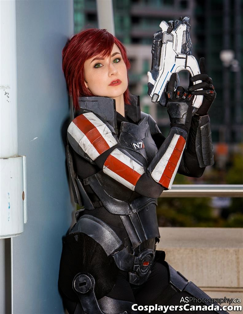 Cosplayers Canada: Commander Shepard by Malinka Cosplay at Fan Expo 2014