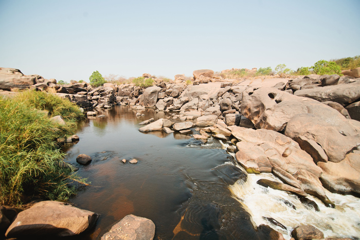 Pomelo: Hampi : Waterfalls & Waterholes