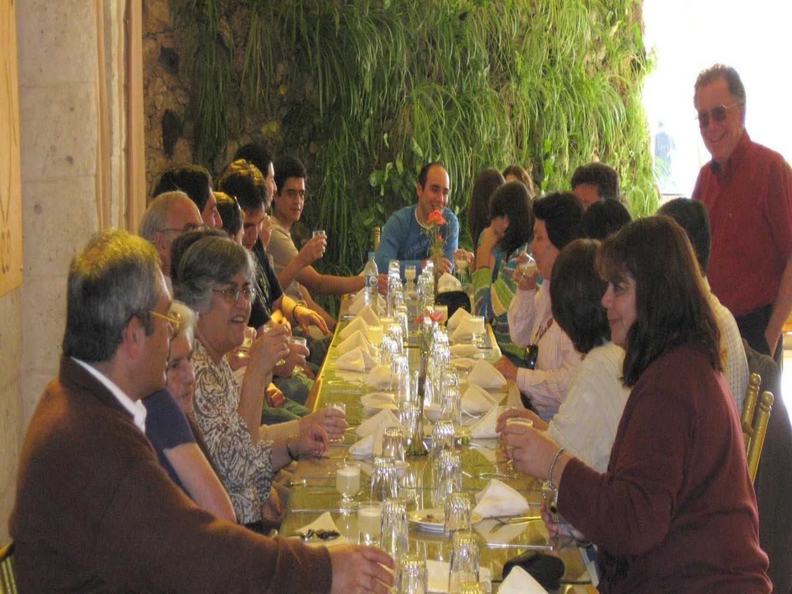 Directo y sin Rodeos: FAMILIA: HÉCTOR CORNEJO CHÁVEZ