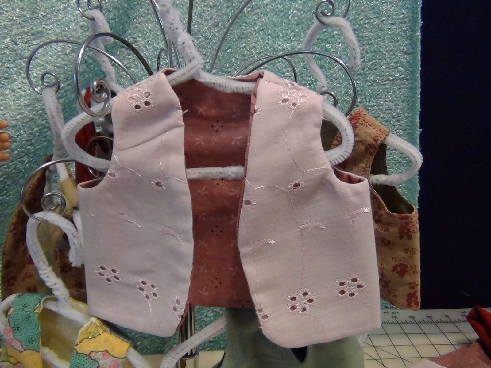 carolynscanvas.com: DIY REVERSIBLE, QUICK/EASY VEST PATTERN FOR YOUR ...